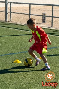 Guía para mejorar la conducción de balón - Escuela de Fútbol Lecop en ...